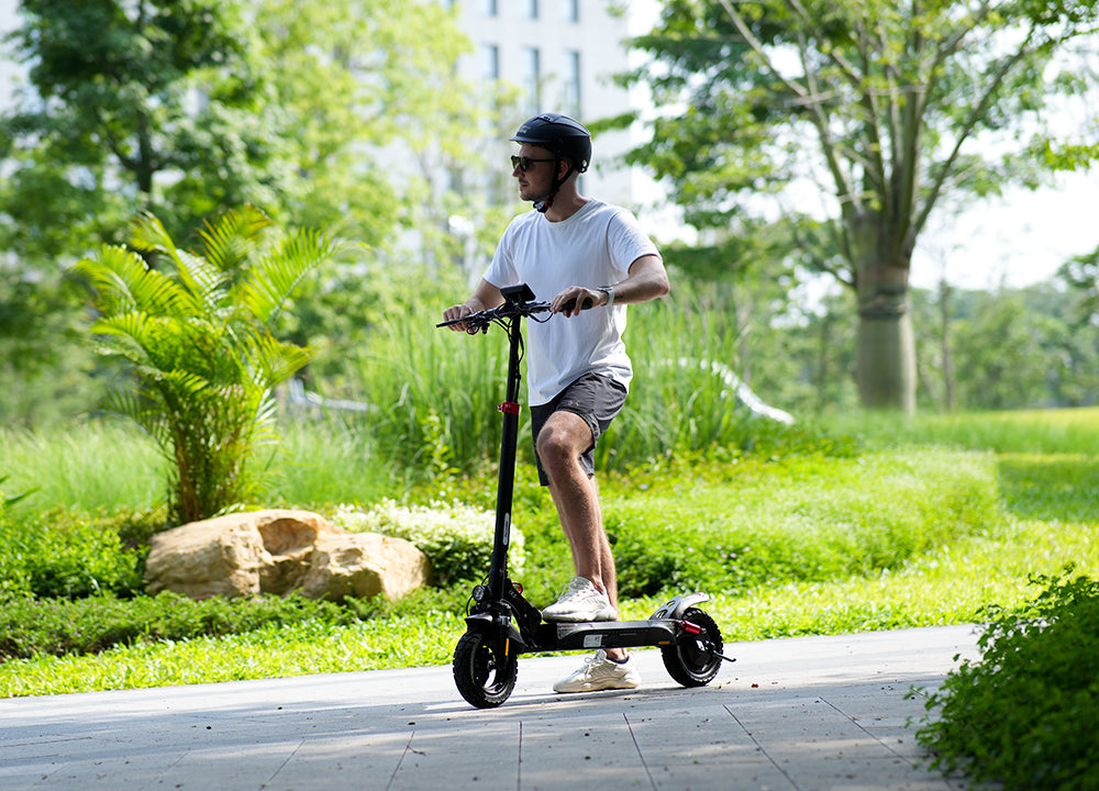 Can You Ride an Electric Scooter on the Road? A UK Rider’s Guide | iScooter