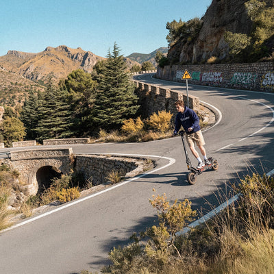E-Bikes vs. E-Scooters: Which Dependable Ride Is Best for Your Daily UK ...